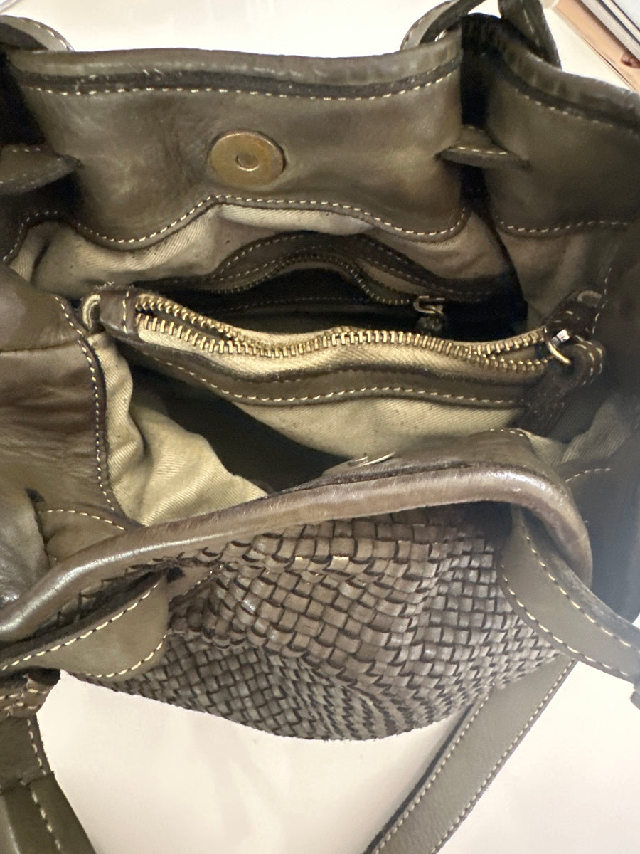 Italian Woven Capri Handbag – THEKLOSETKOUTURE.COM