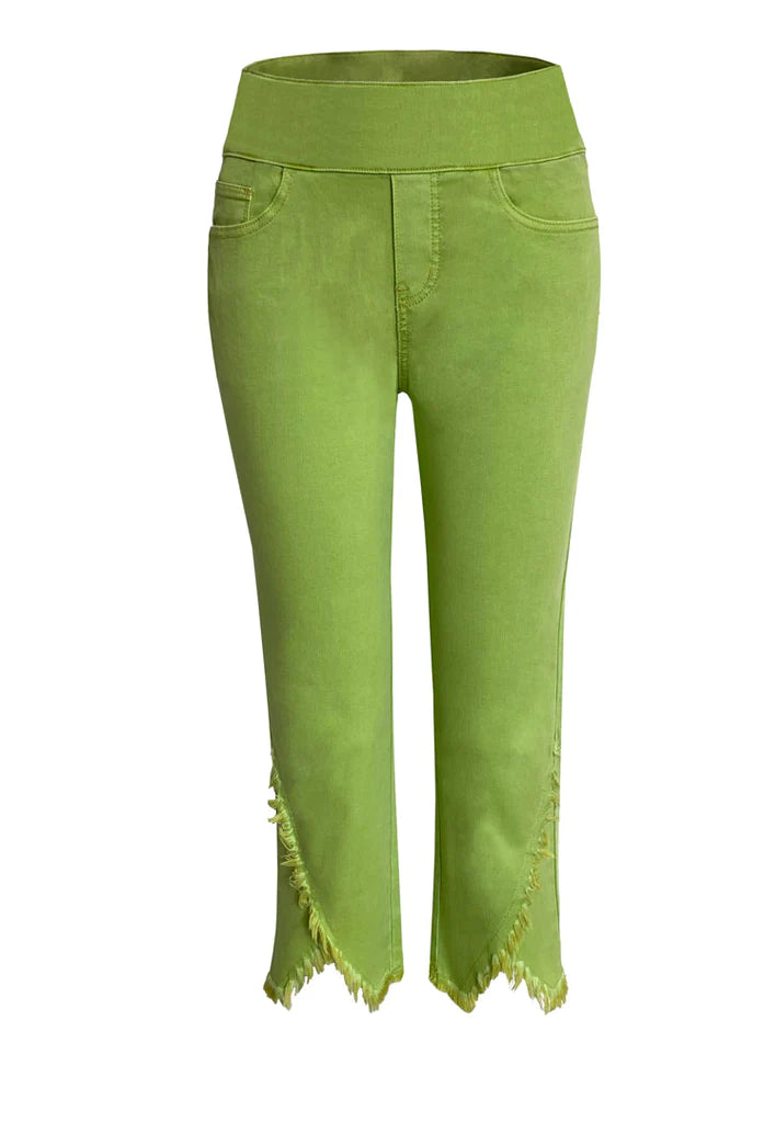 Pull On Frayed Capri – THEKLOSETKOUTURE.COM